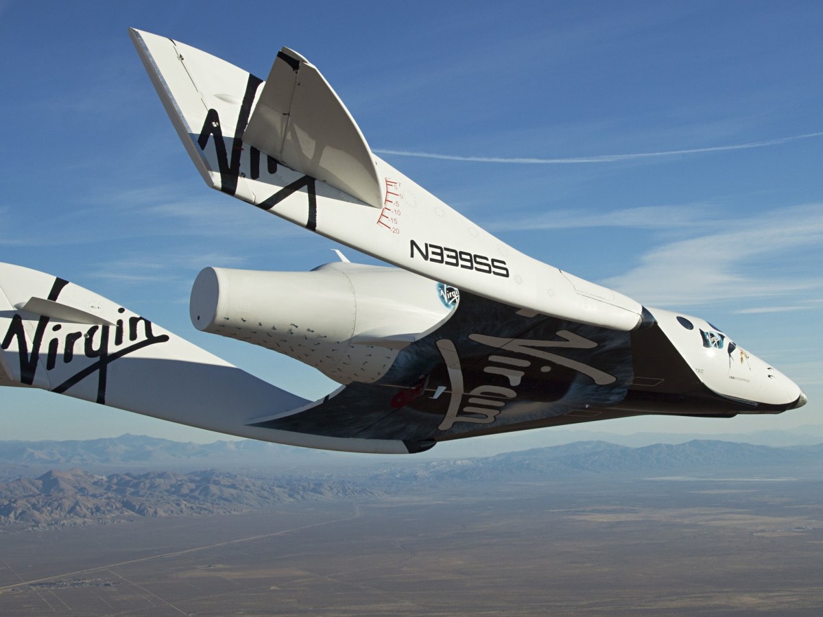 Richard Branson aterrizó en su nave de Virgin Galactic tras viaje al ...